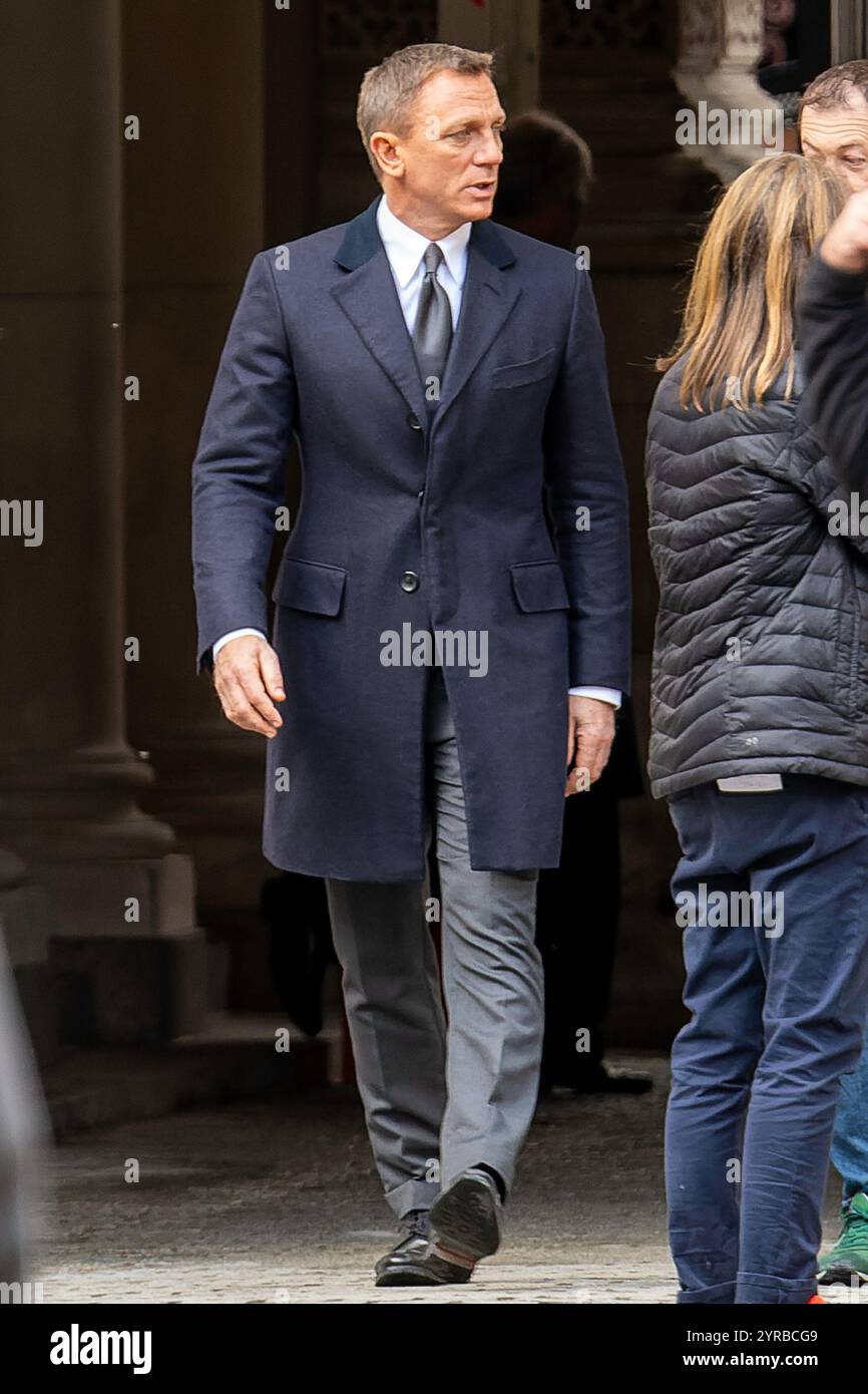 LONDON, UNITED KINGDOM - May 2015: Daniel Craig is seen filming Bond in ...