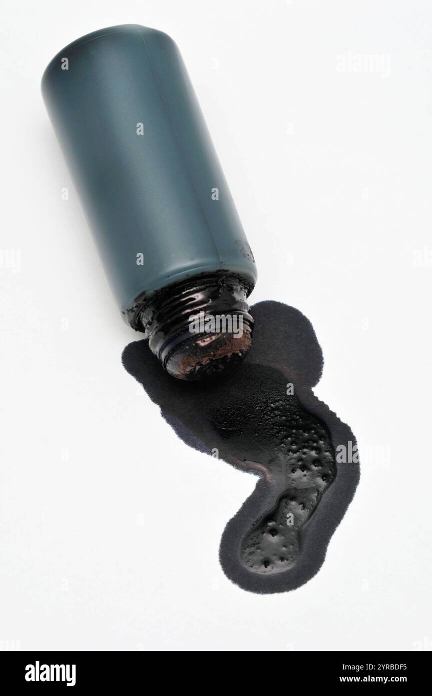 Ink bottle spill hi-res stock photography and images - Alamy