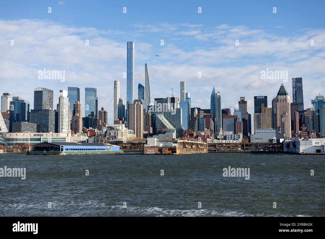 Midtown skyline manhattan across hi-res stock photography and images ...