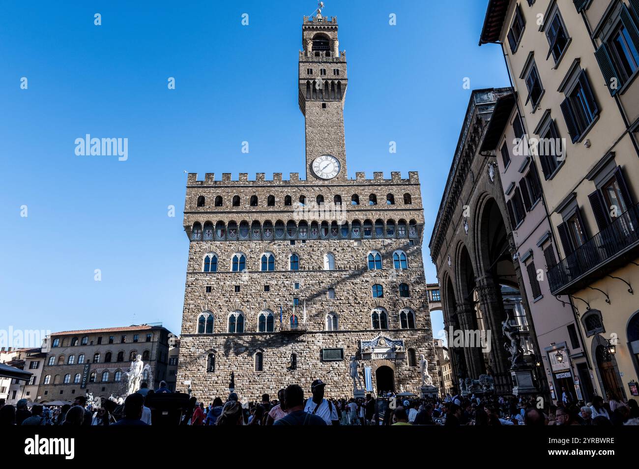 The crenellated tower of the Palazzo Vecchio Stock Photo - Alamy