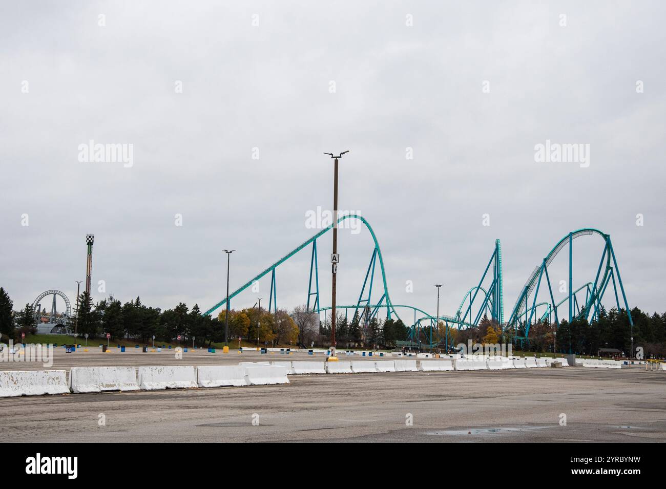 Dragon roller coaster ride hi-res stock photography and images - Alamy