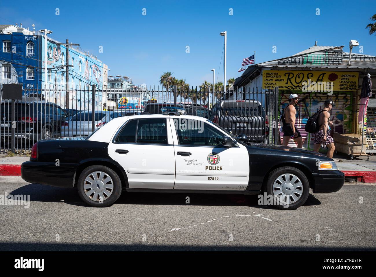 Los Angeles, USA. 4th Jul, 2024. LAPD on sunny Venice Beach Boardwalk Stock Photo - Alamy
