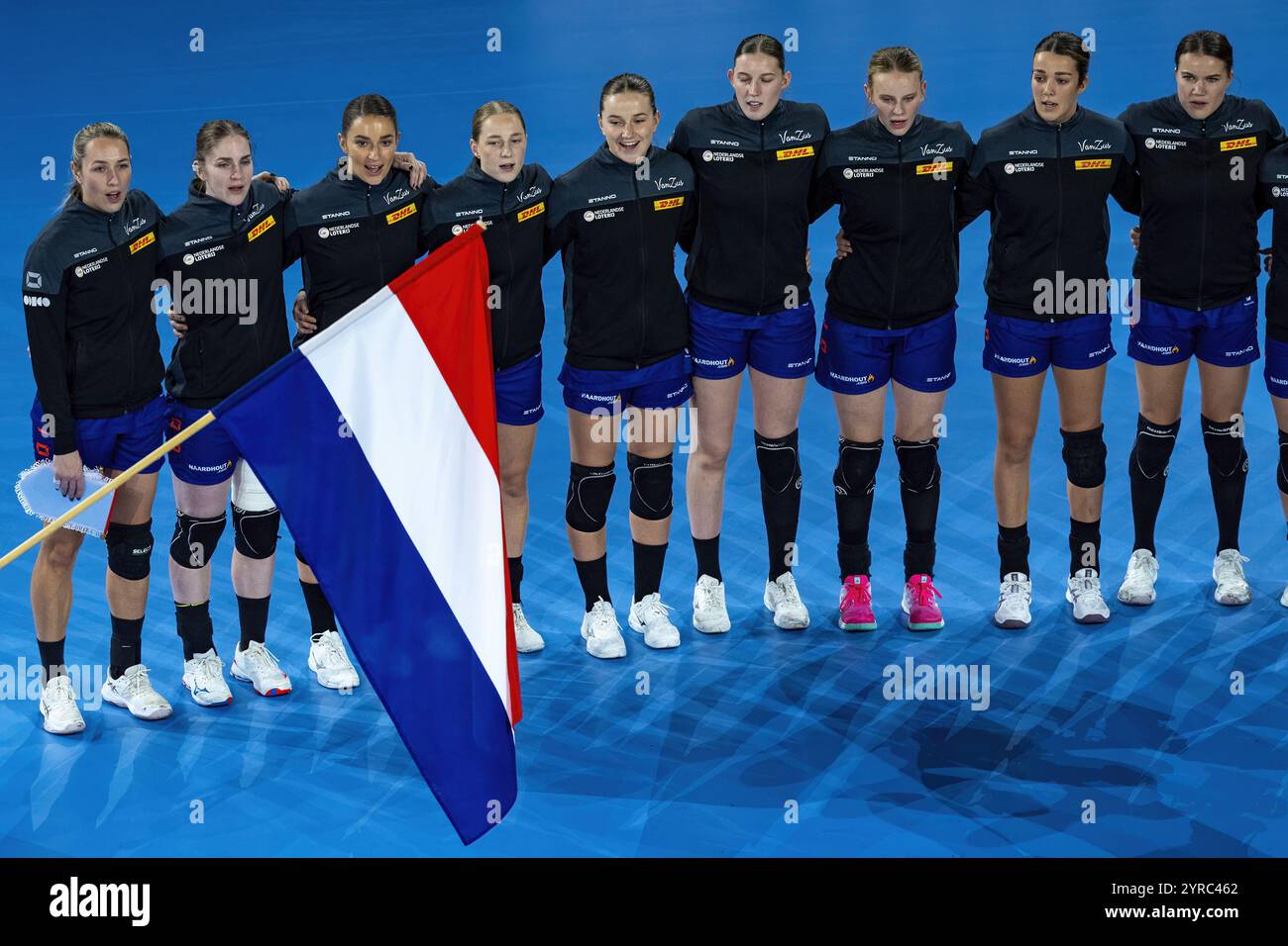 INNSBRUCK - Team Netherlands listens to the national anthem during the ...