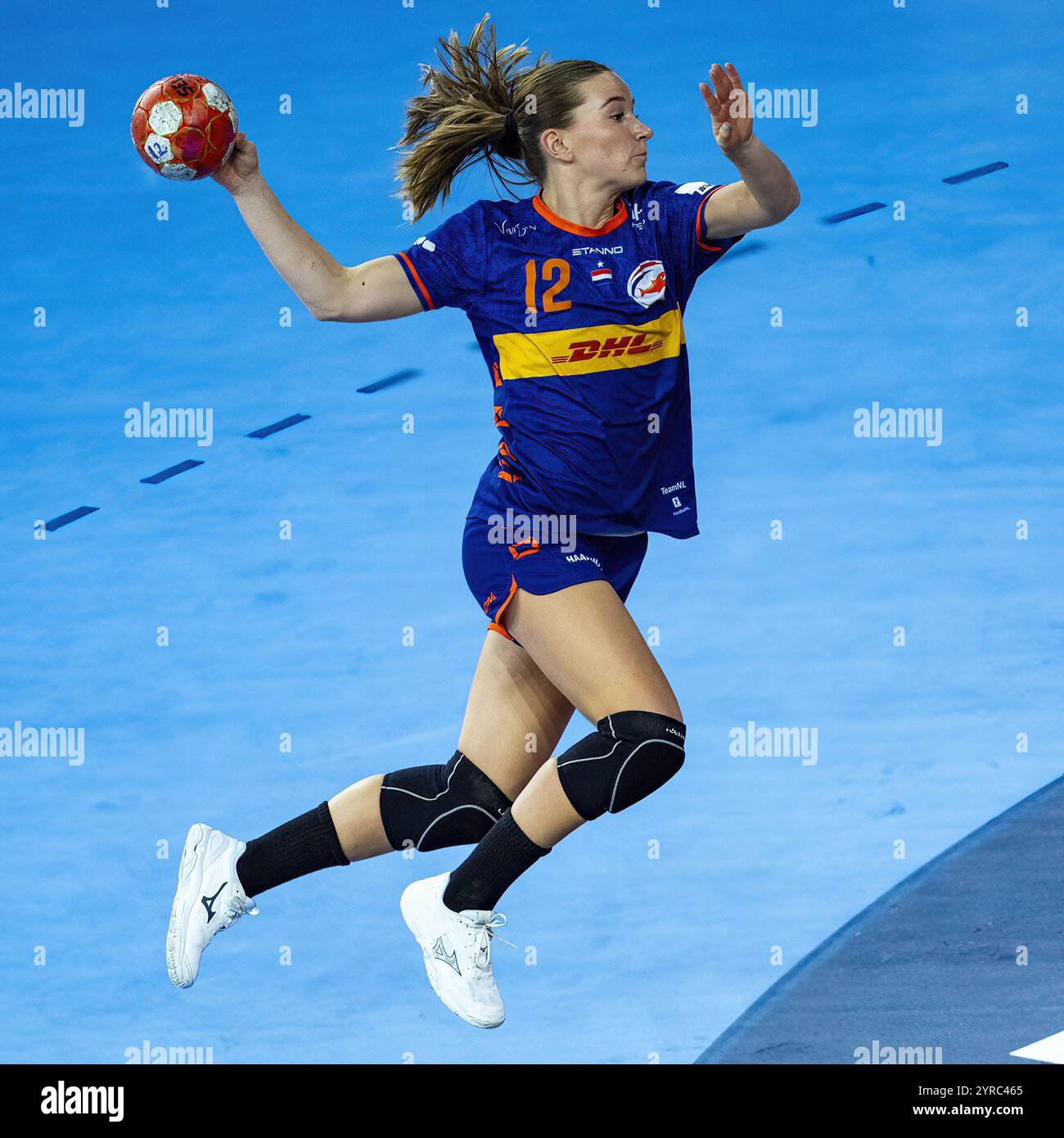 INNSBRUCK - Dutch handball star Bo van Wetering in action against ...