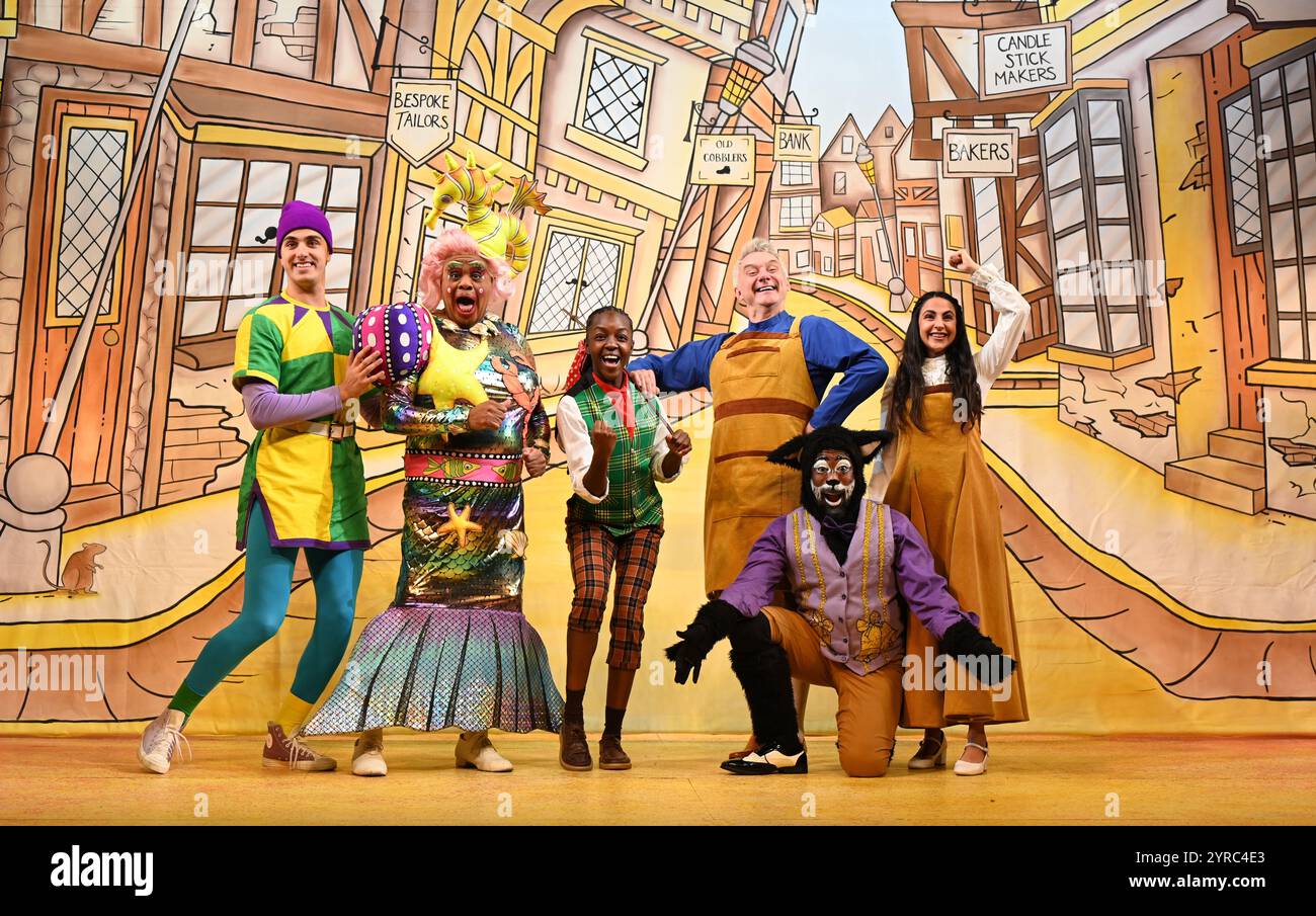 Directed by and starring Clive Rowe as Sarah the Cook, alongside (in ...