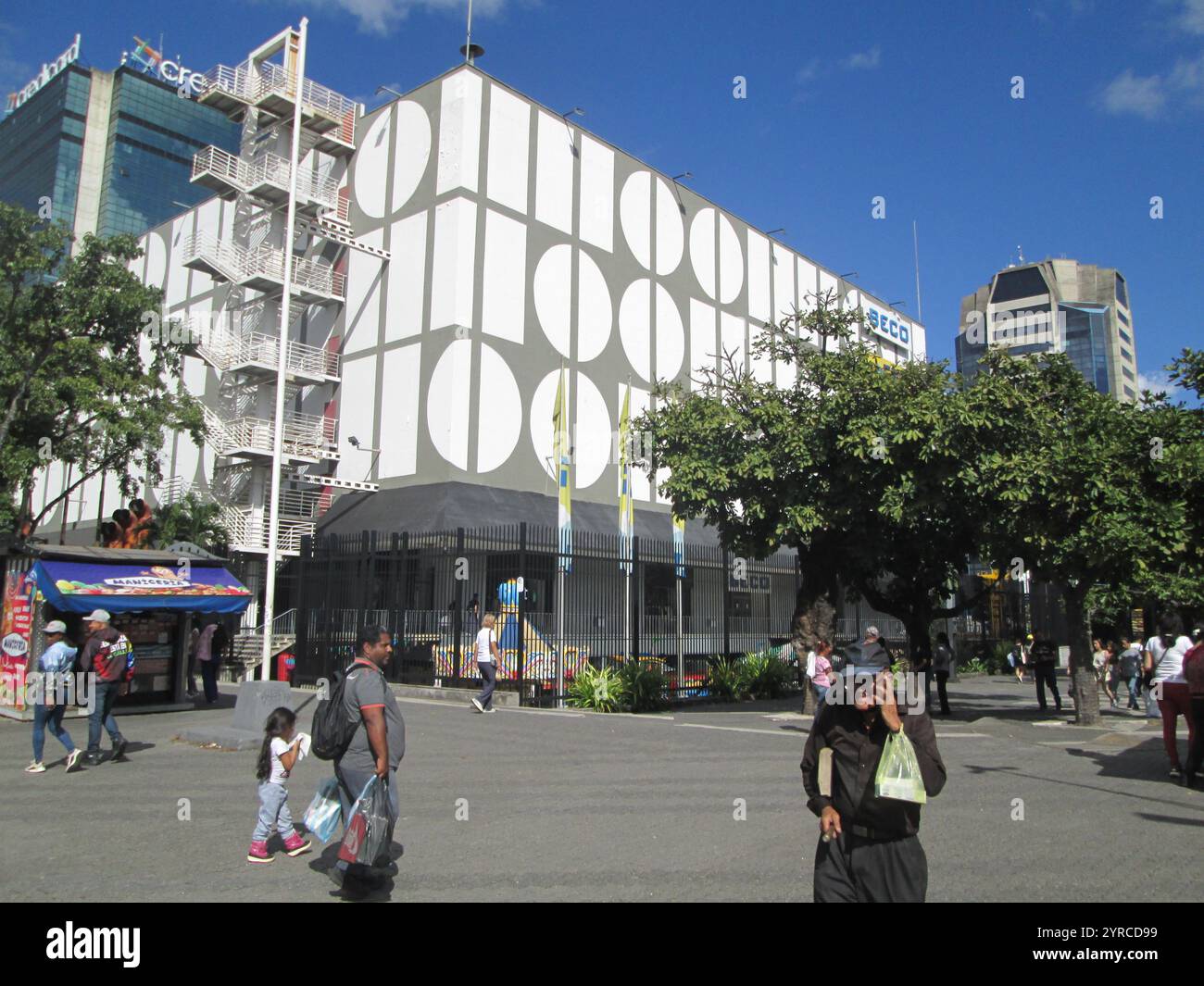 Bulevar plaza hi-res stock photography and images - Alamy