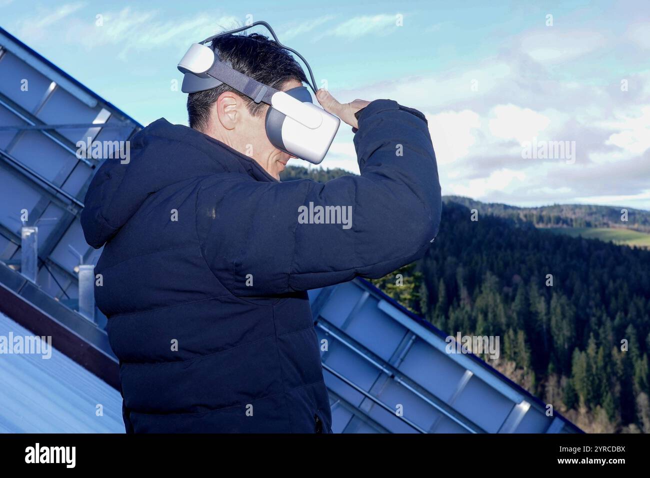 Mit der VR Brille der Firma VR Coaster und der Unterstuetzung des ...
