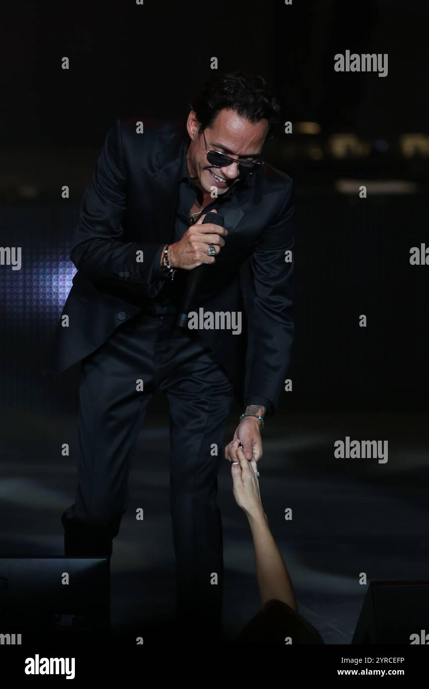 Marc anthony el cantante singer hi-res stock photography and images - Alamy