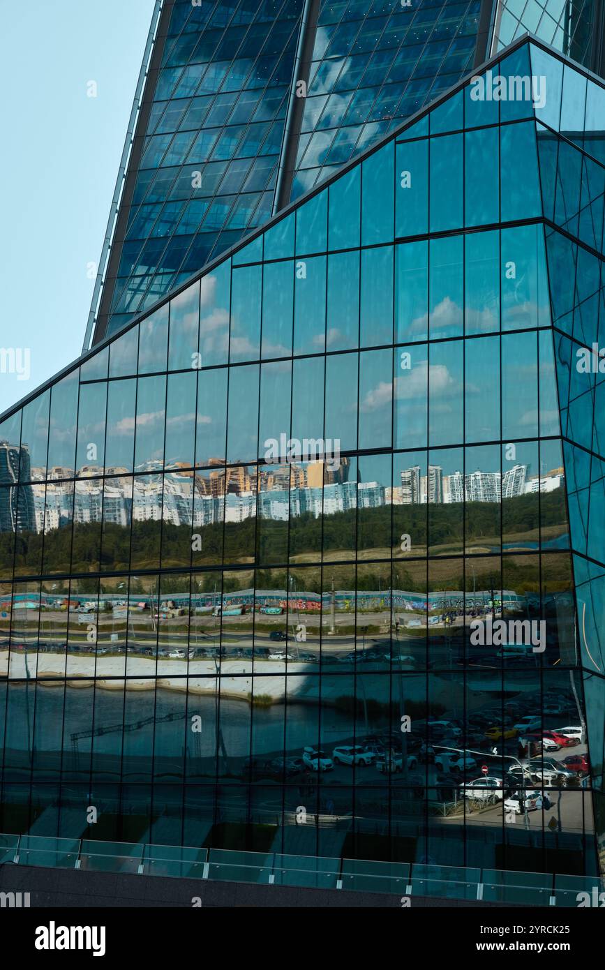 A Modern Architectural Reflection Seen in a Stunning Glass Facade ...