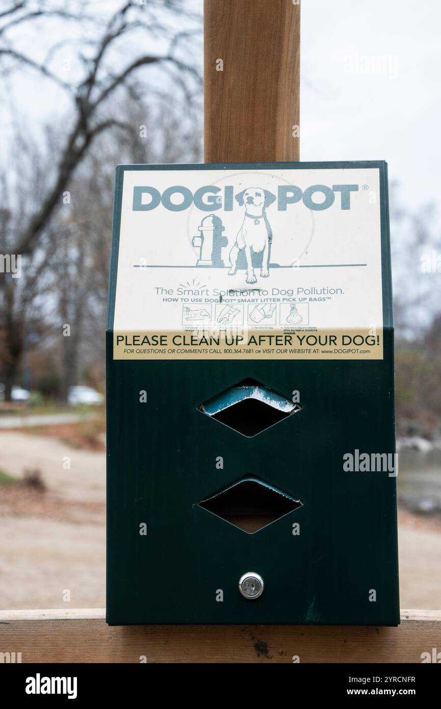 Dog park signage hi-res stock photography and images - Alamy