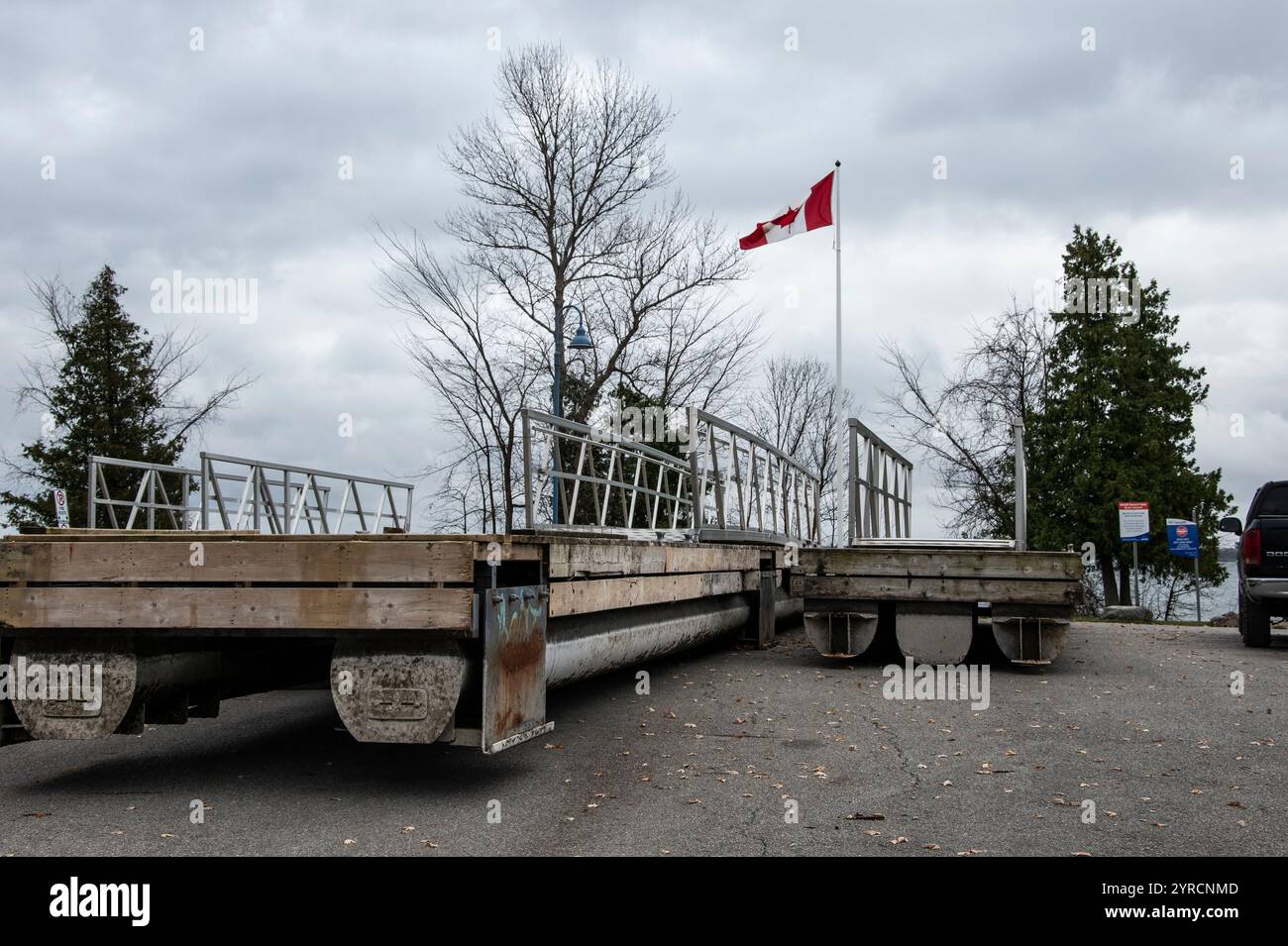 Beach railings ramp hi-res stock photography and images - Alamy