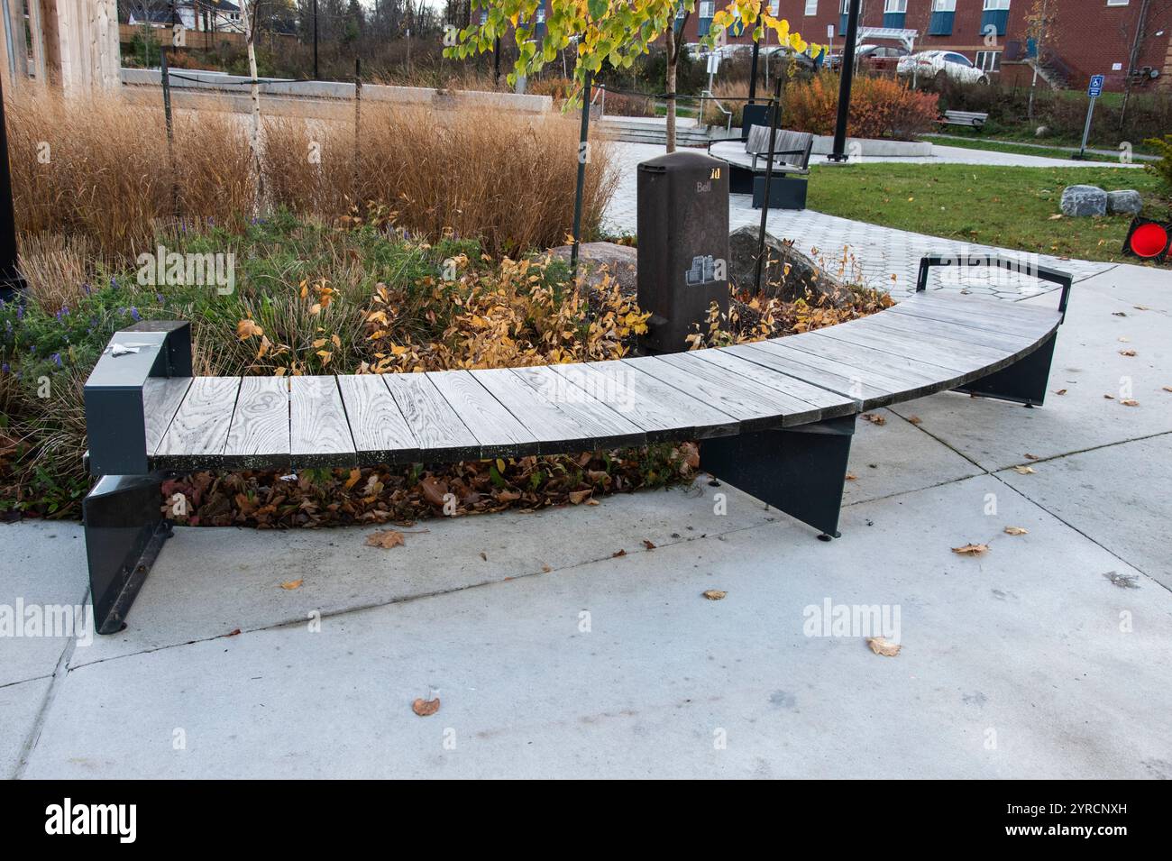 Concrete garden bench hi-res stock photography and images - Alamy