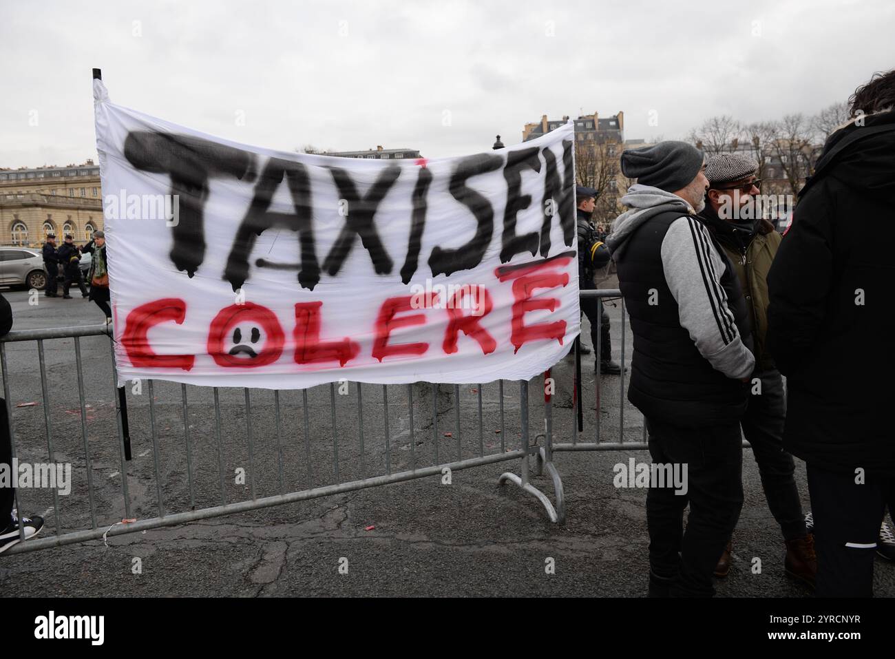 La colère monte chez les chauffeurs de taxi contre l'ubérisation de ...
