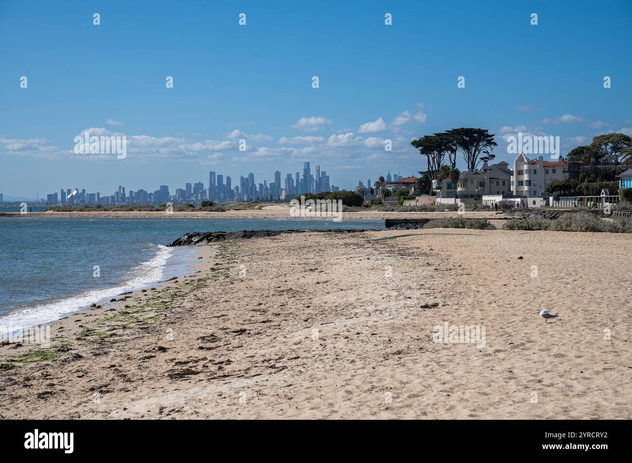 01.11.2024, Melbourne, Victoria, Australien - Blick auf den Strand von ...