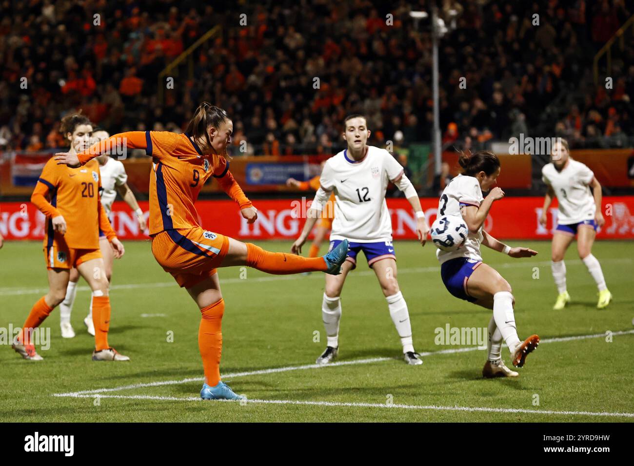 DEN HAAG - (l-r) Romee Leuchter of Holland, Emily Fox of USA Women ...