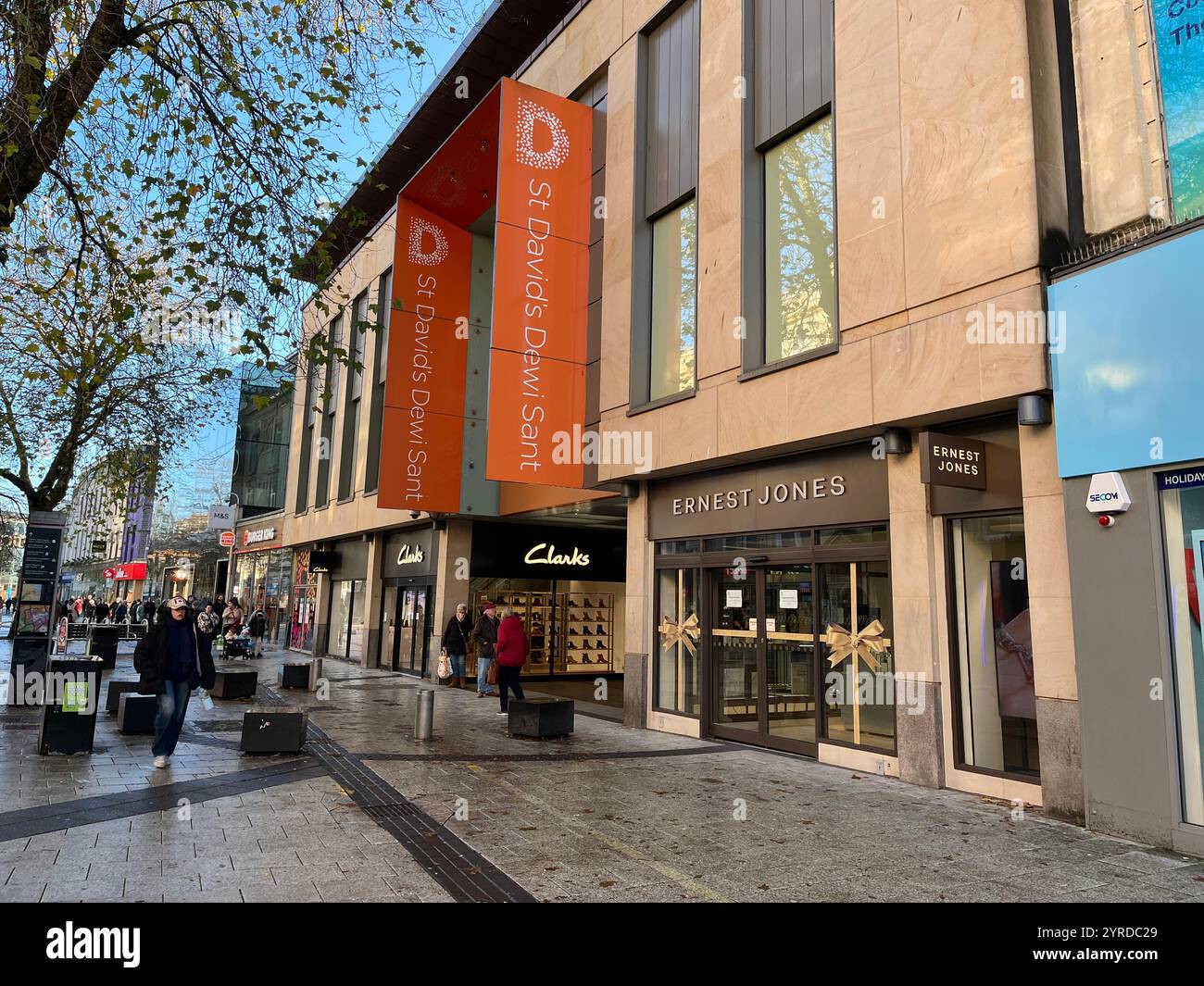 St davids shopping centre dewi sant hi-res stock photography and images ...