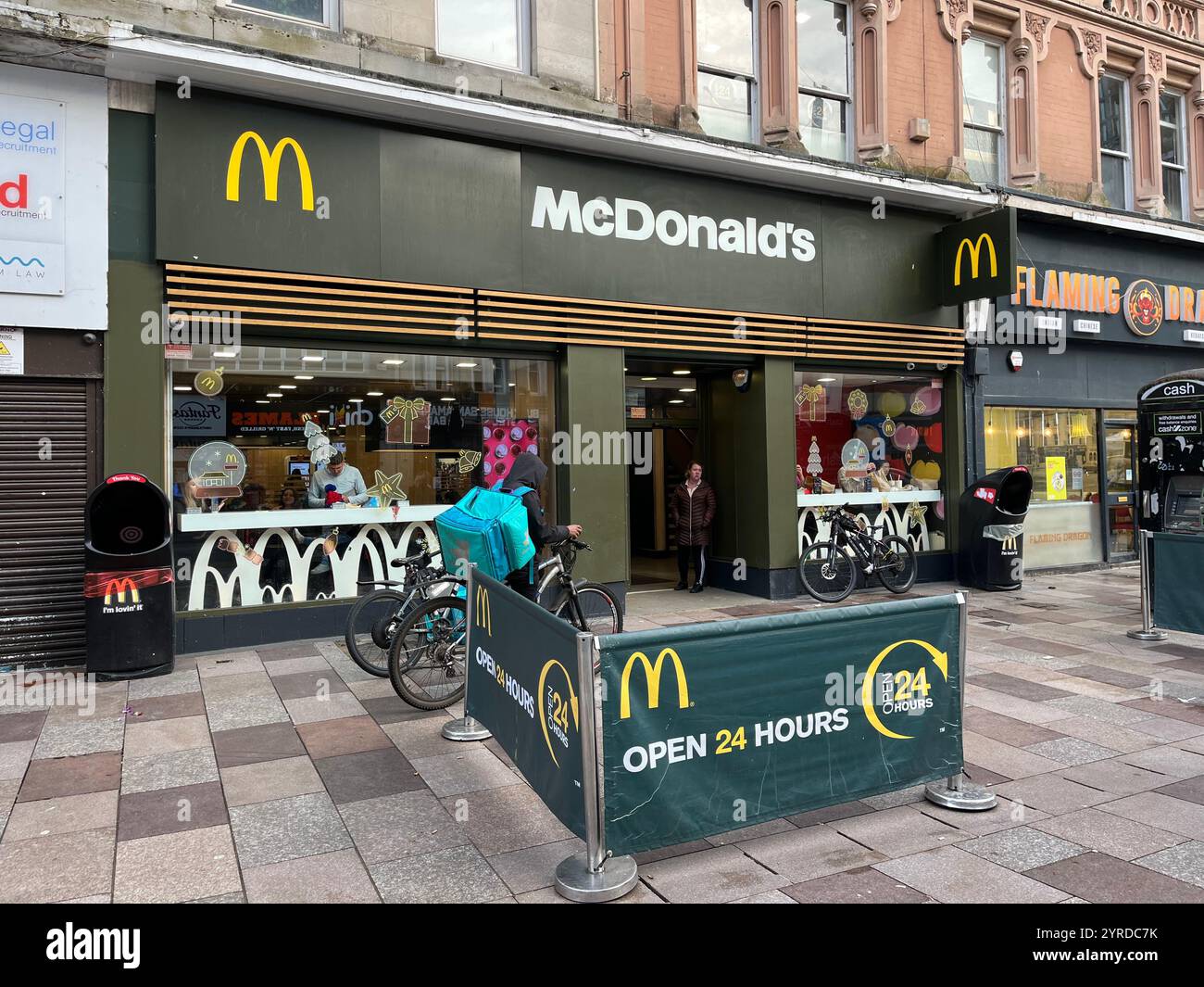 Uk mcdonalds storefront hi-res stock photography and images - Alamy
