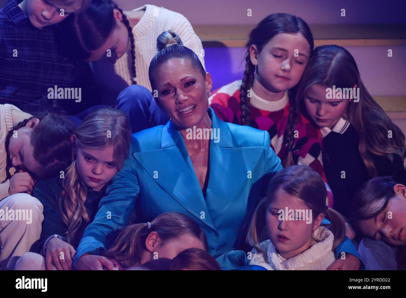 Saengerin Helene Fischer mit dem Kinderchor - ARD Live Show ...