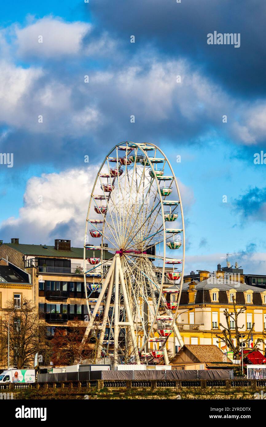 The 32-meter-tall Ferris wheel at the Wantermaart (Winter Market) in ...