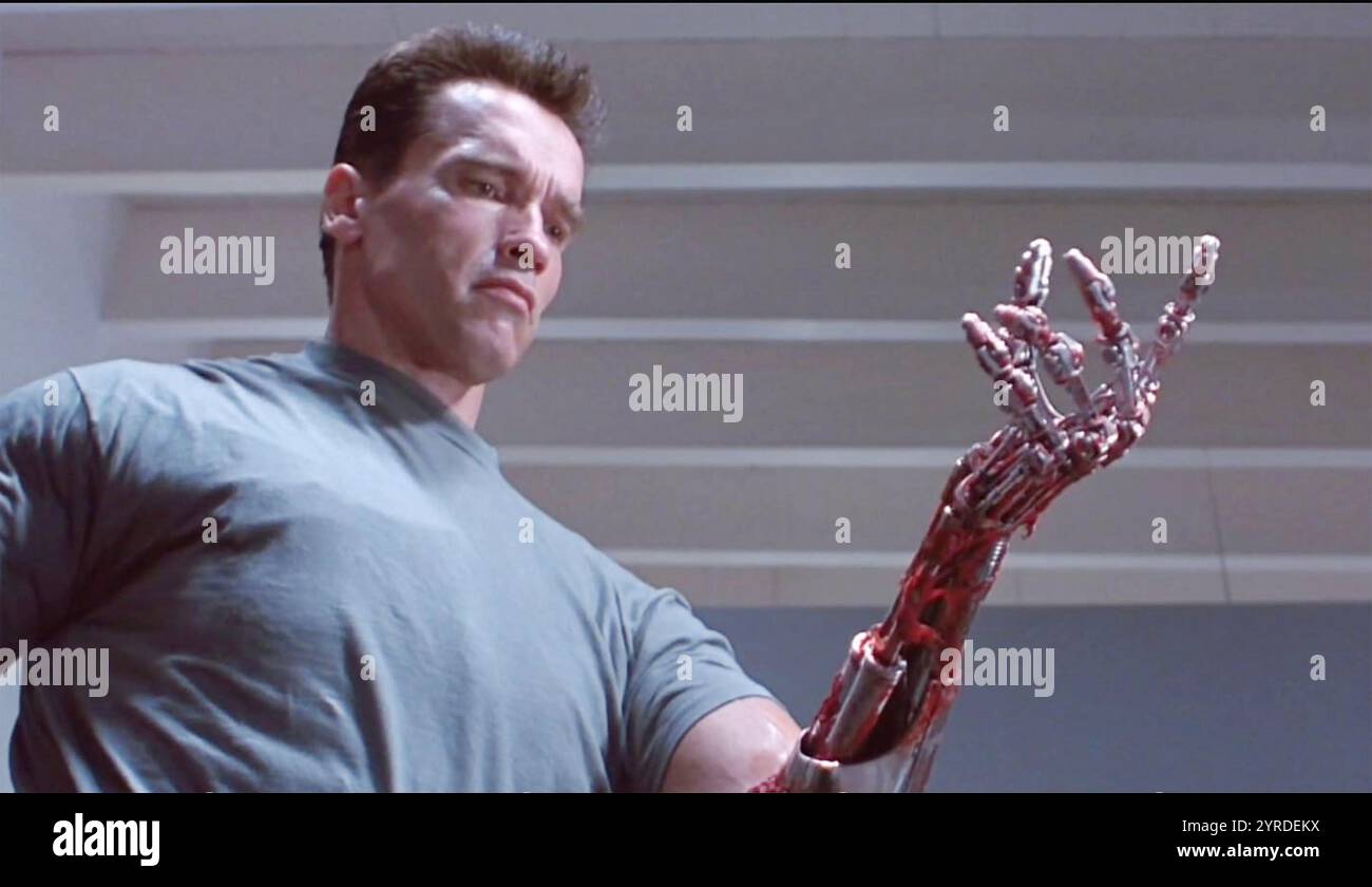 TERMINATOR 2: JUDGMENT DAY 1991 TriStar Pictures film with Arnold ...