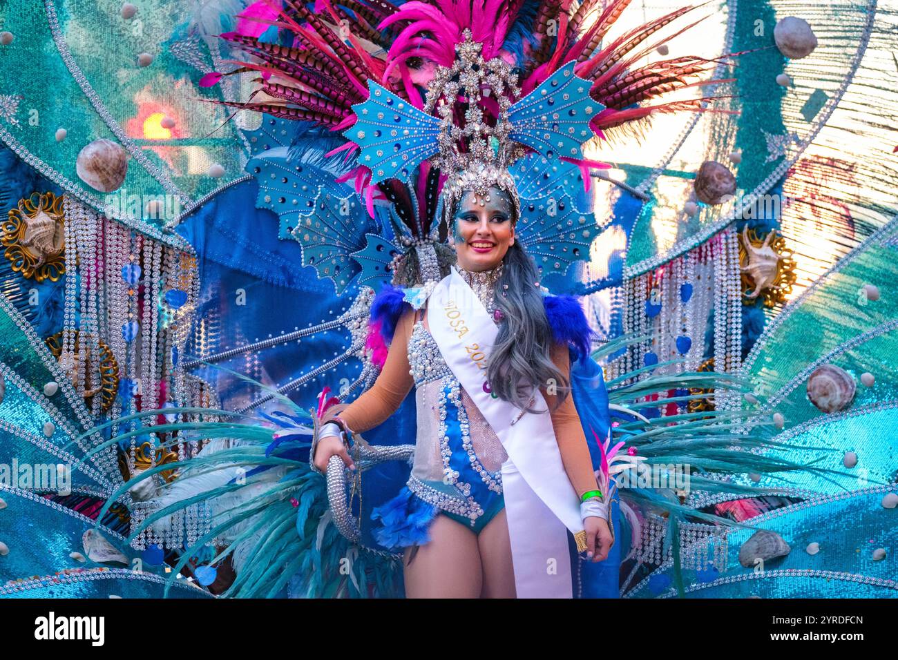 Elaborate costume features hi-res stock photography and images - Alamy