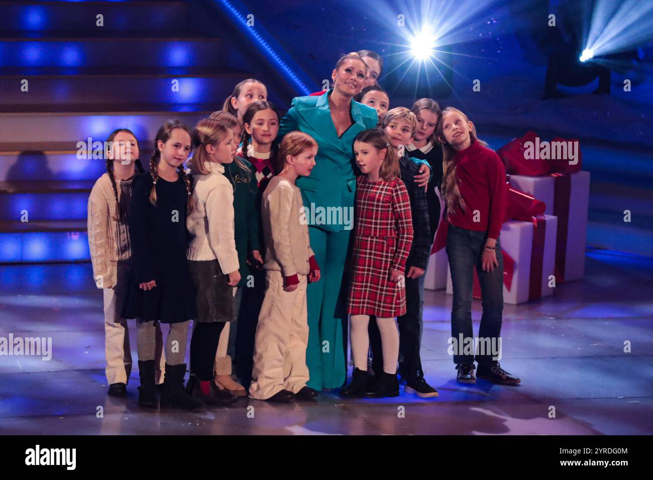 Saengerin Helene Fischer mit dem Kinderchor - ARD Live Show ...