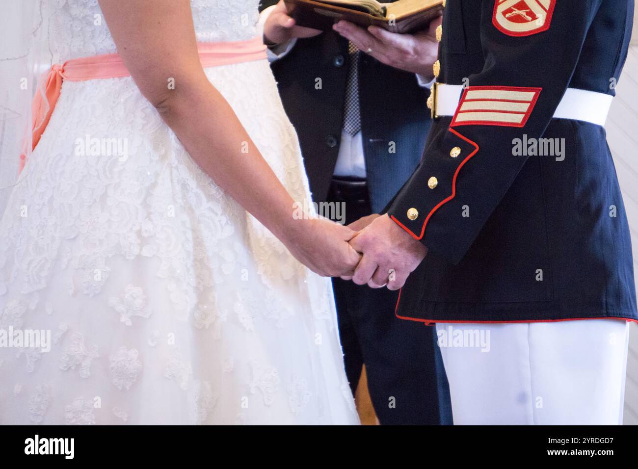 Newlyweds in military uniform hi-res stock photography and images - Alamy