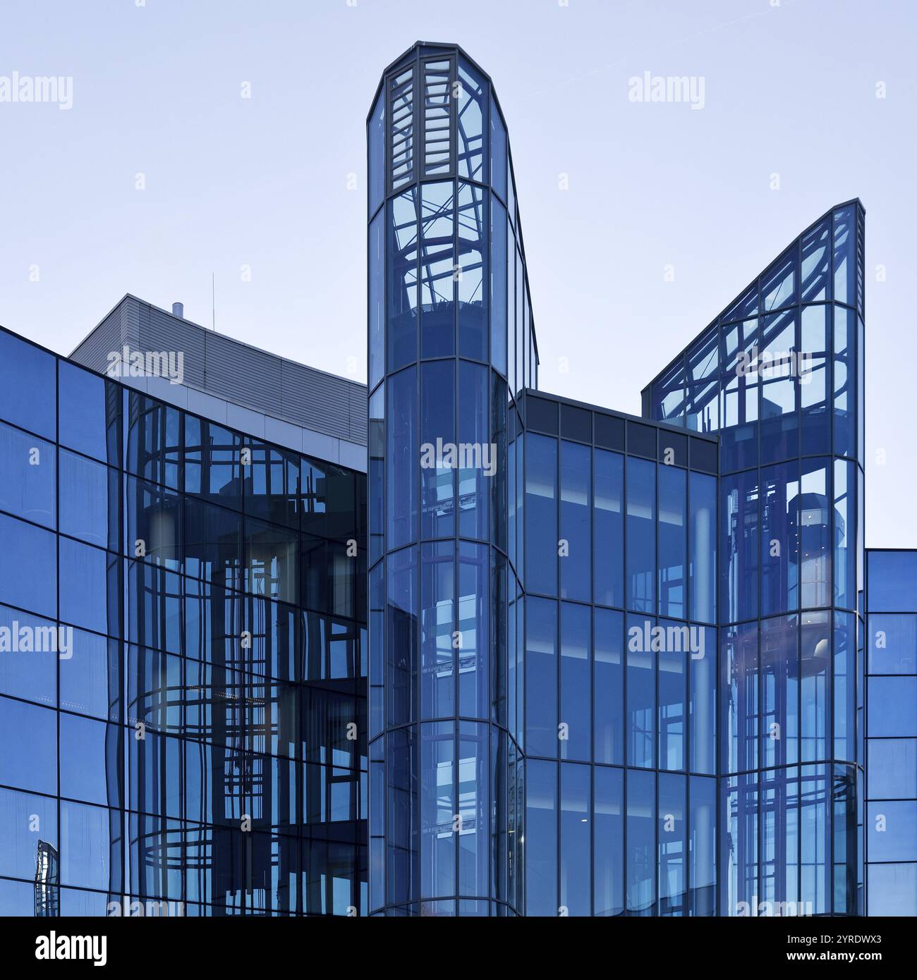 Modern, mirrored glass architecture, headquarters of Vantage Towers AG ...