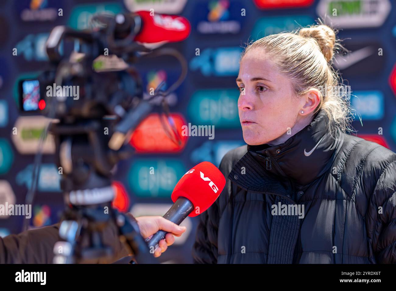 Oslo, Norway 3 December 2024 Coach Gemma Grainger of England speaks ...