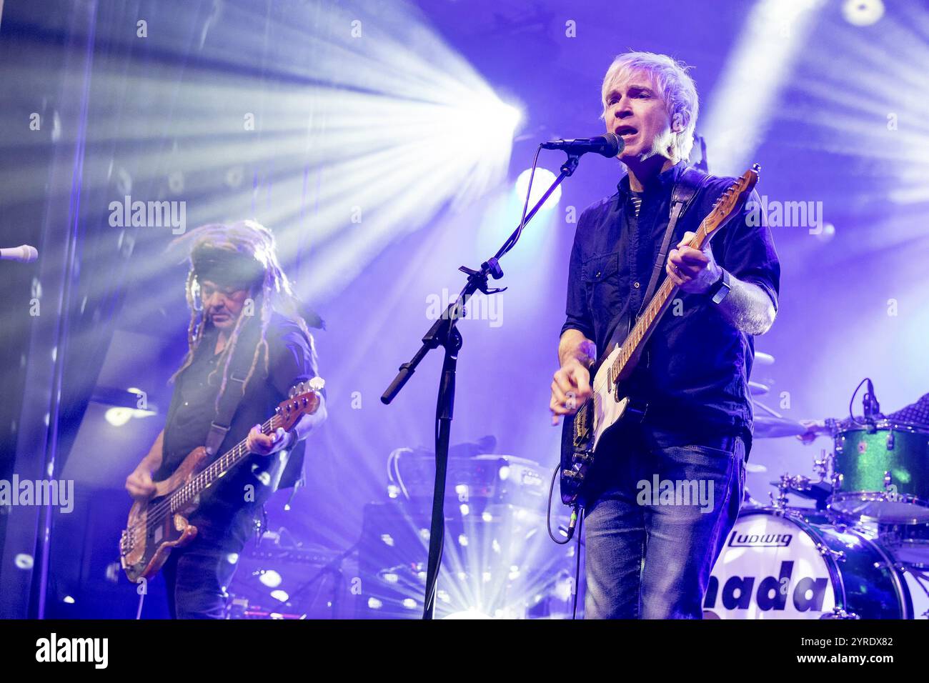 Nada surf guitar hi-res stock photography and images - Alamy