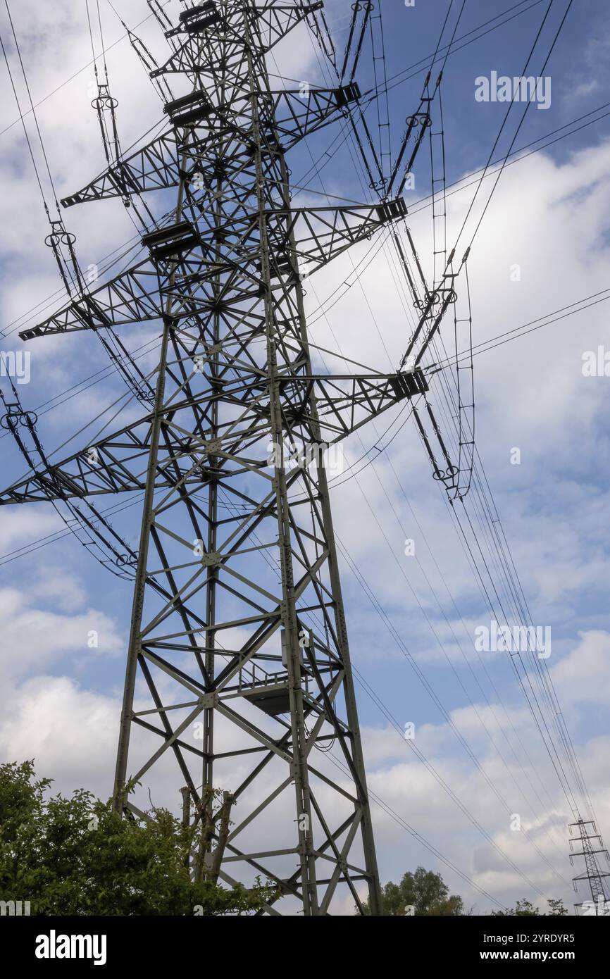 * High Voltage Pylon * Foto | High Voltage Electricity Pylon Stock ...