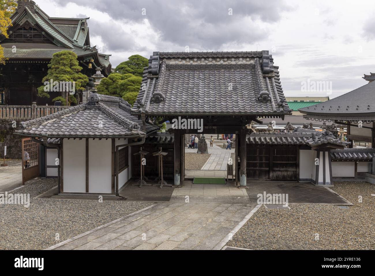 Tor tor, side entrance, Naritasan temple complex, Narita, Chiba, Japan ...