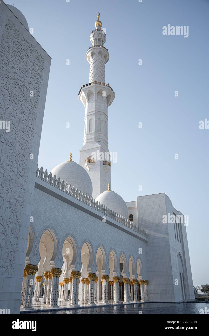 Sheikh Zayed Grand Mosque's stunning minaret and domes with intricate ...