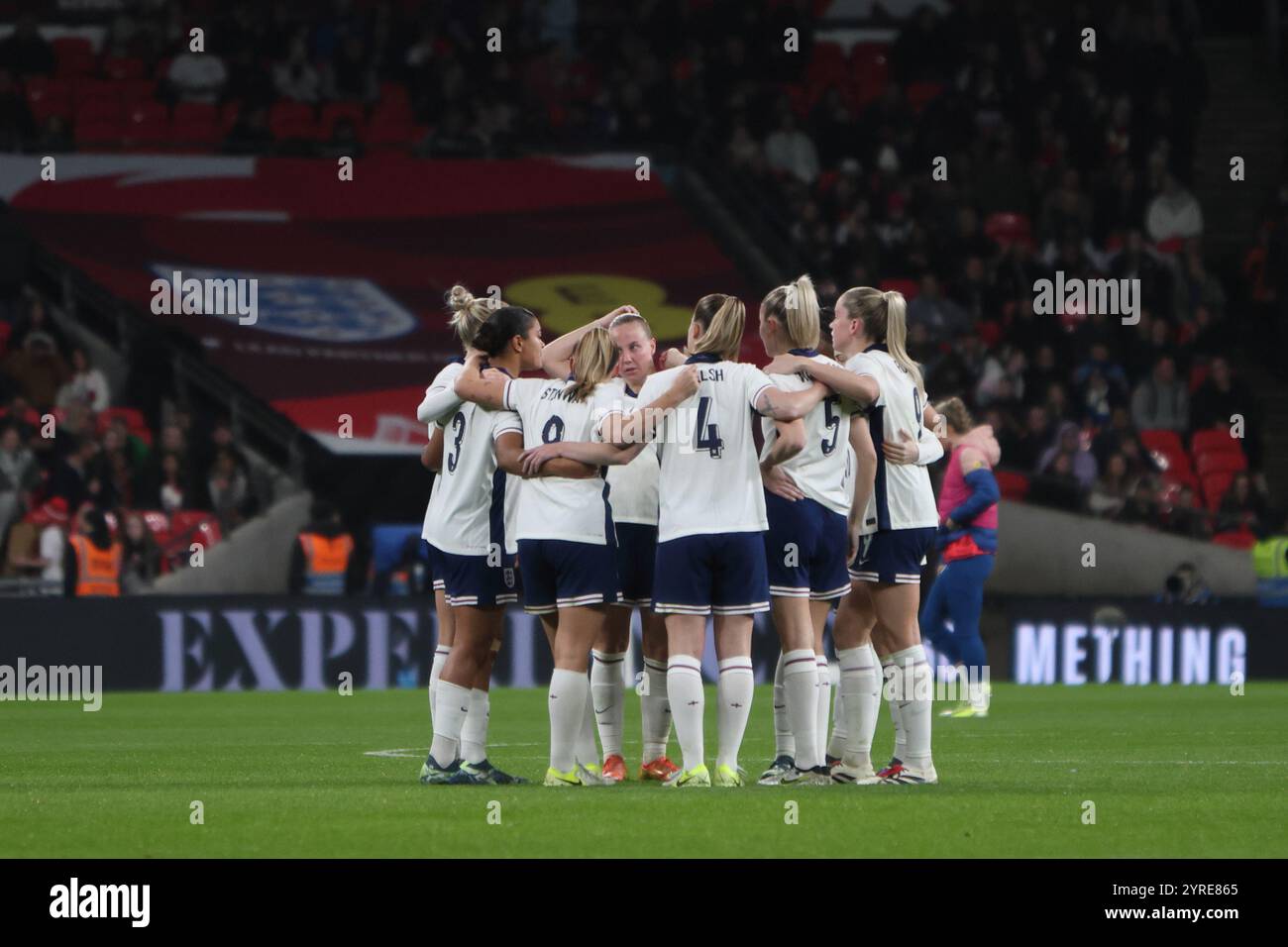 England team huddle England v USA Wembley Stadium London Lionesses ...
