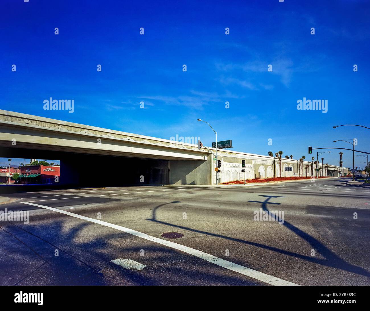 Beautiful Concrete Wall Design for a Freeway Overpass. New construction ...