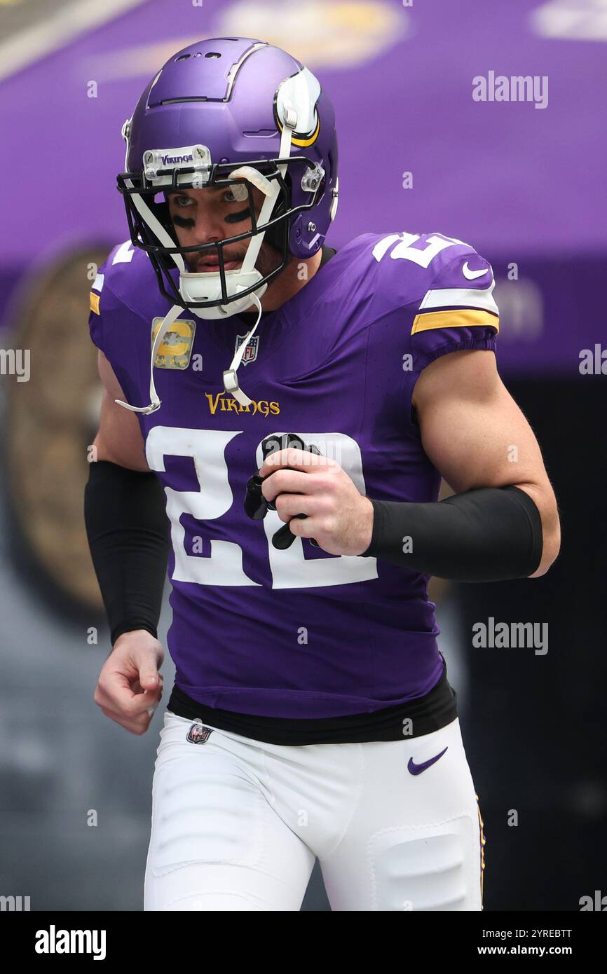 Minnesota Vikings safety Harrison Smith (22) takes the field for an NFL ...