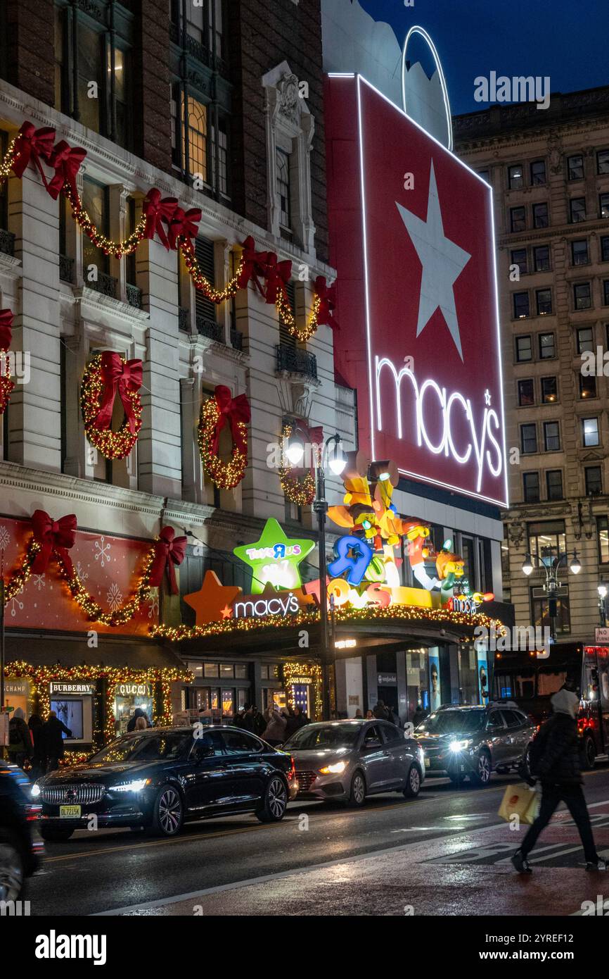 Christmas Season at R.H. Macy Flagship Department Store in Herald ...