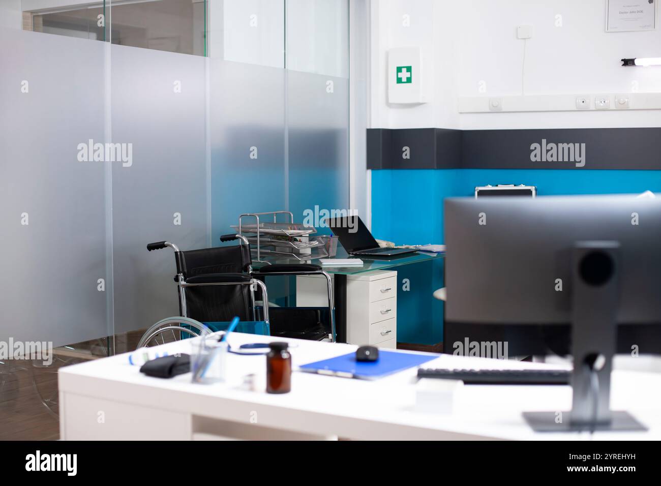 Hospital office workstation hi-res stock photography and images - Alamy