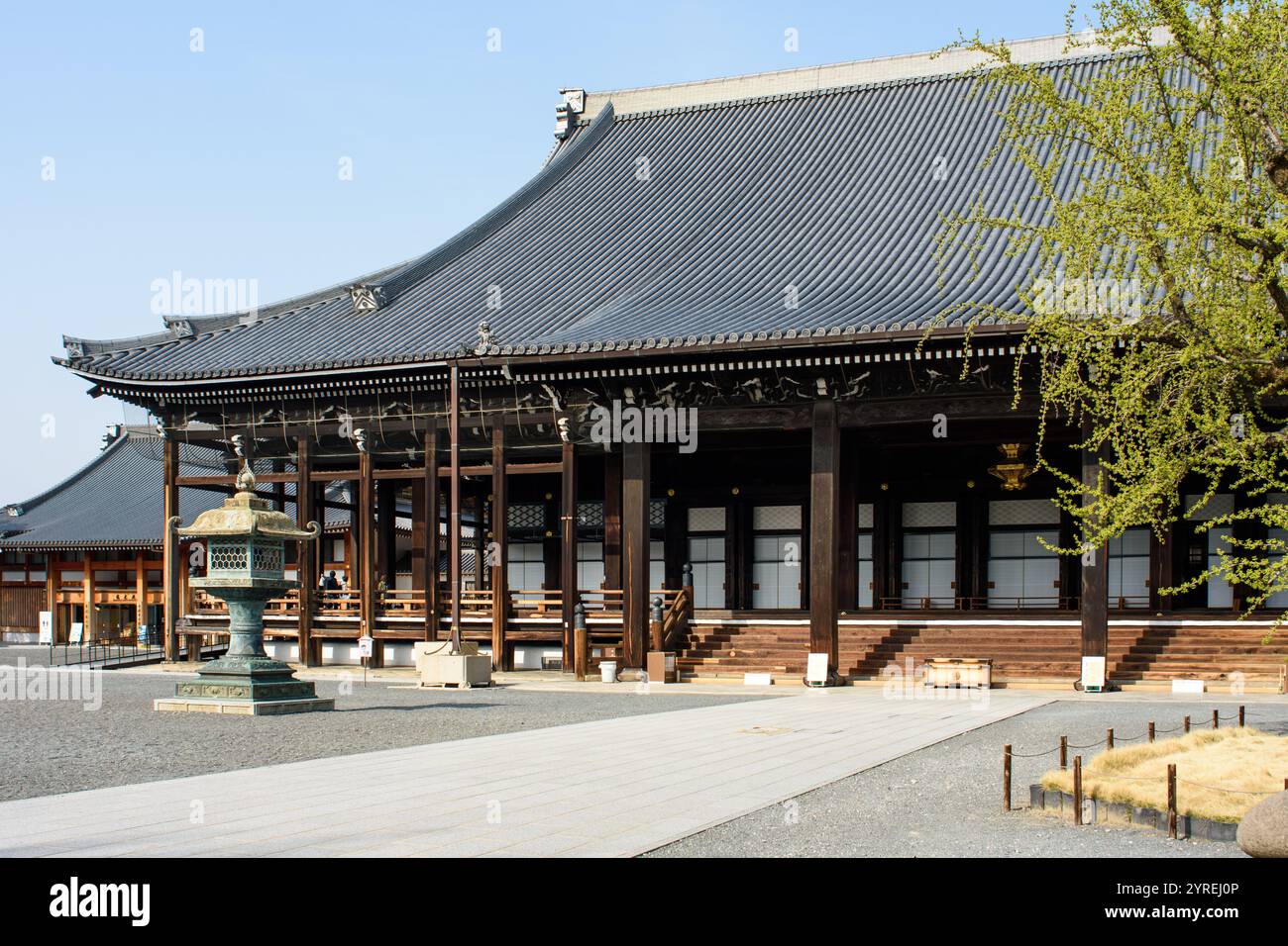 Higashi Honganji temple of Jodo Shin Buddhism in central Kyoto, Japan ...