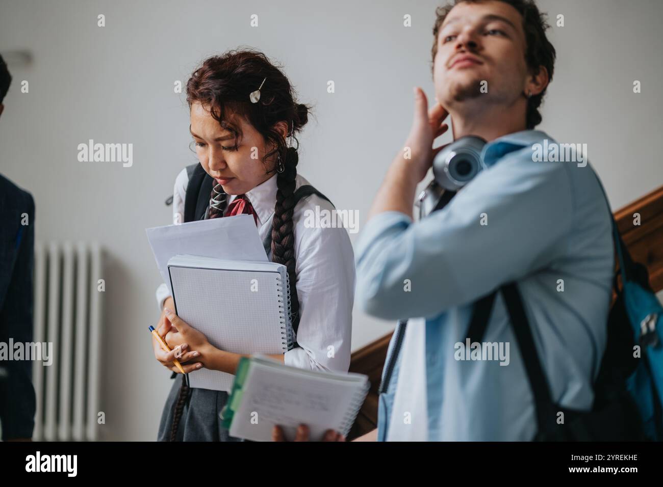Pupils in school hallway hi-res stock photography and images - Alamy