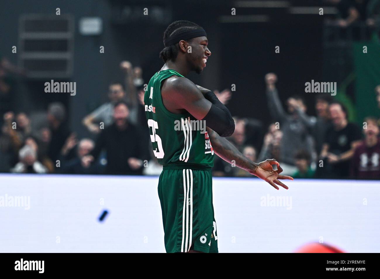 25 Kendrick Nunn of Panathinaikos AKTOR Athens plays during the ...
