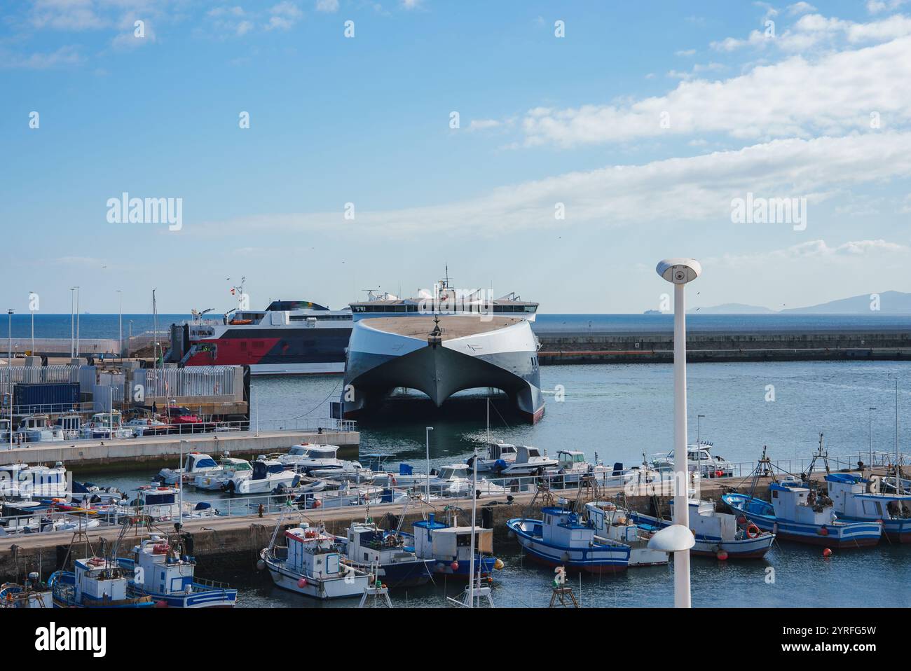 Bustling harbor scene ships hi-res stock photography and images - Alamy