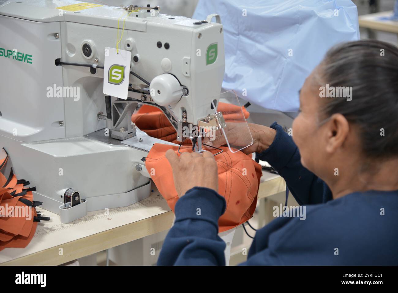 La industria automotriz hi-res stock photography and images - Alamy