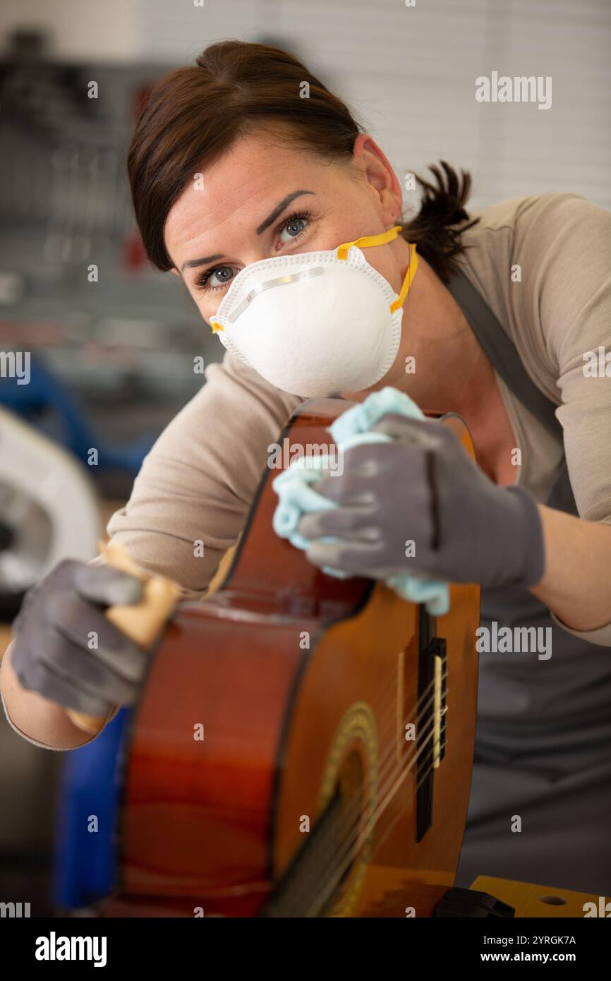 Painter using spray gun hi-res stock photography and images - Alamy