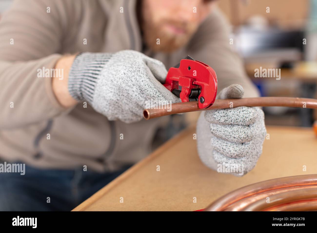 Copper tube cutting hi-res stock photography and images - Alamy