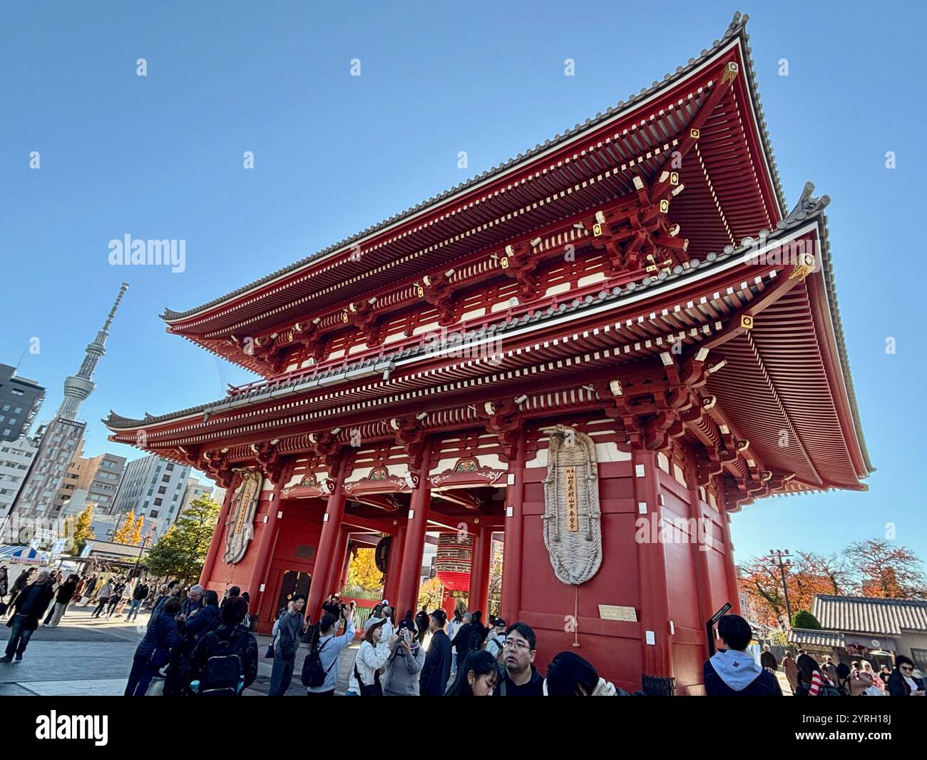 The Kaminarimon Gate of Sensoji in the Asakusa district of Tokyo, Japan ...