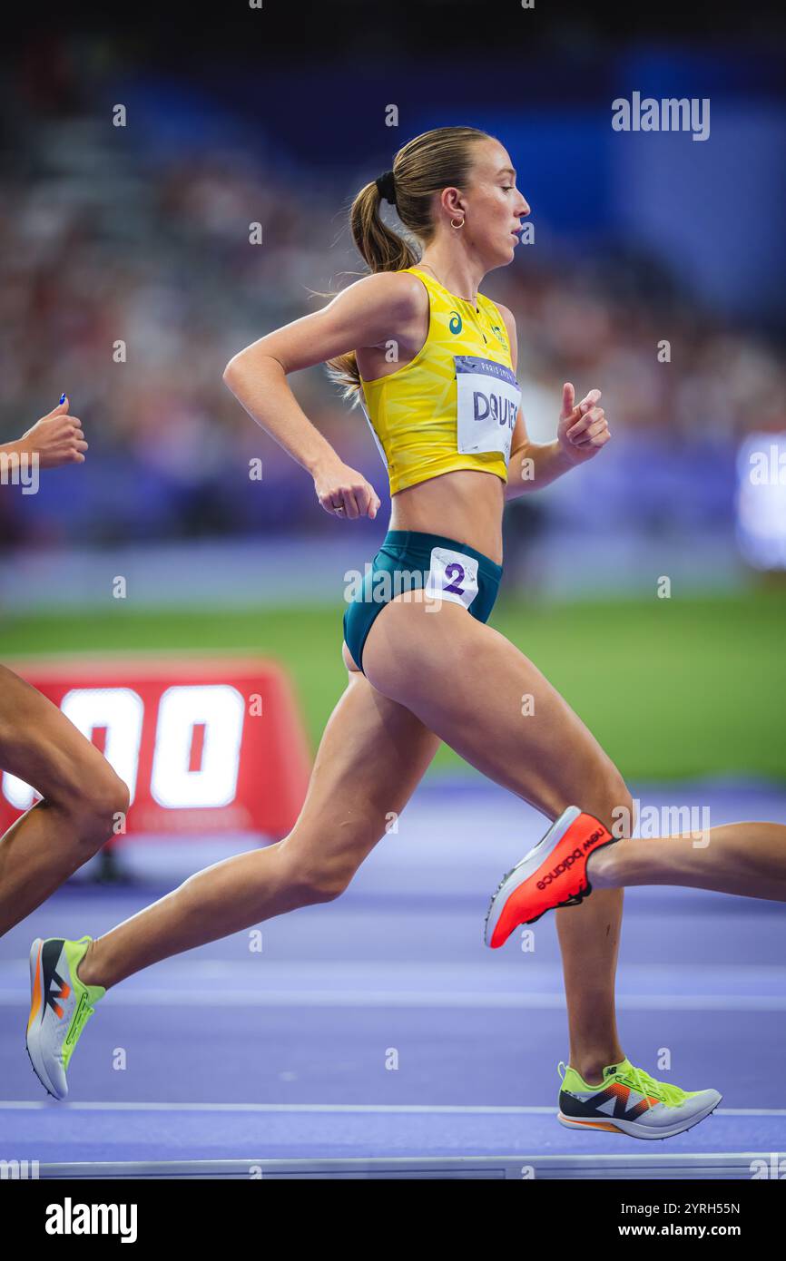 Rose Davies participating in the 5000 meters at the Paris 2024 Olympic ...