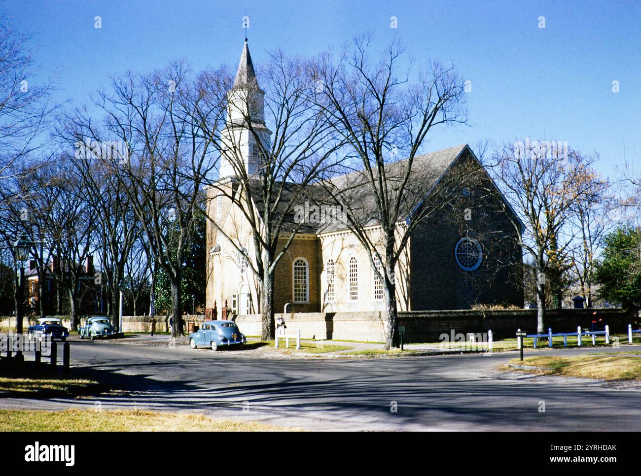 Historic colonial building Bruton parish church built 1674 ...