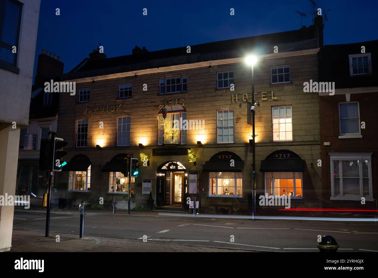 Warwick Arms Hotel at night, Warwick, Warwickshire, England, UK Stock ...