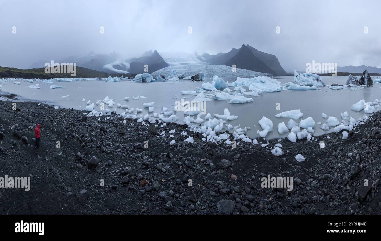 A panoramic view of glaciers and icebergs at Vatnajokull National Park ...
